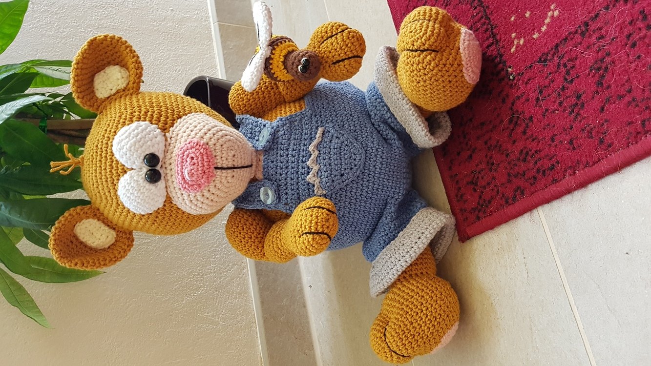 Handarbeiten | Foto - Honigbär MIT Bienen