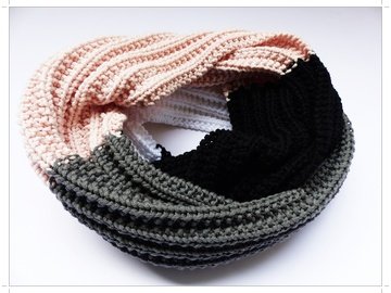 Strickanleitung für Loop im Strukturmuster