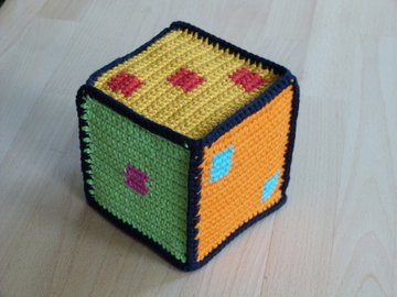 Crochet pattern for a cube with numbers
