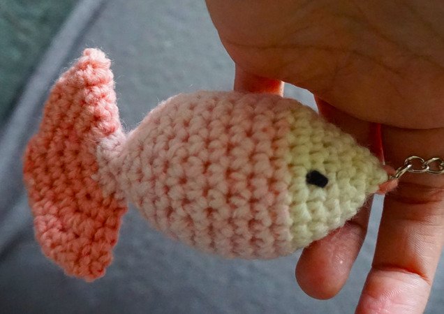 Crochet pattern: fish keychain!