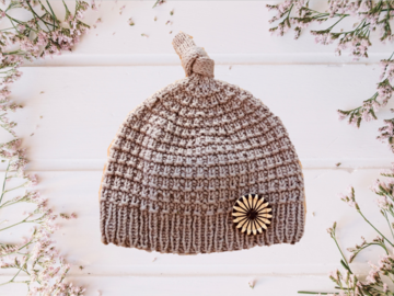 Baby cap with "lappet" (knitting pattern)