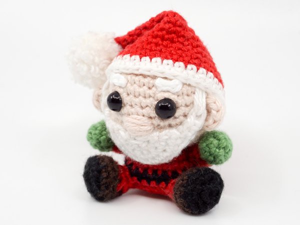 Amigurumi Mini Santa Claus Crochet Pattern