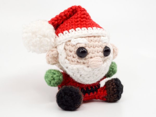 Amigurumi Mini Santa Claus Crochet Pattern