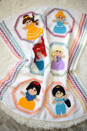 Crochet princess appliques blanket pattern