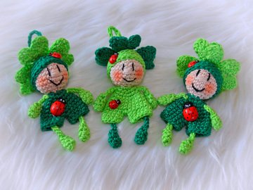 crochet pattern keychain shamrock lucky charm clover