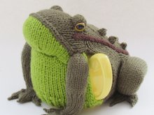 Synchronized Swimmer Tea Cosy Knitting Pattern