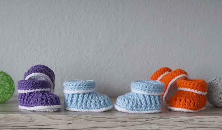 Easy-to-Follow Crochet Pattern for Baby Booties | amigoll9