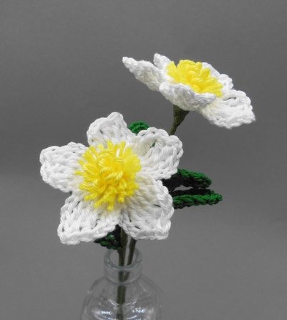 Christmas rose in crochet pot or for the vase - easy & versatile