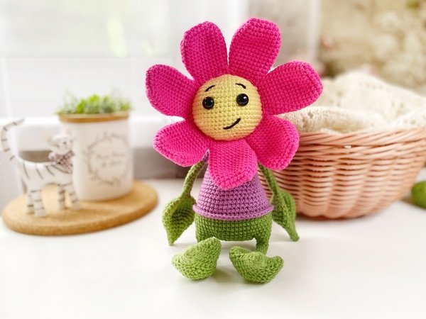 Crochet Pattern Amigurumi flower. Crochet amigurumi pattern flower.