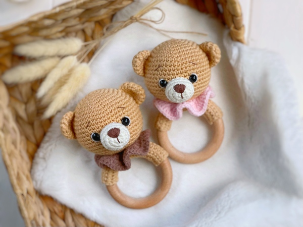 Crochet pattern Baby rattle bear with a collar PDF