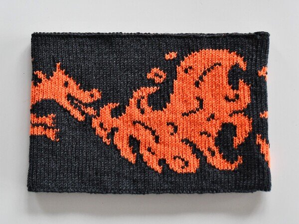 Double knitting pattern cowl "Fire Dragon Inaki"