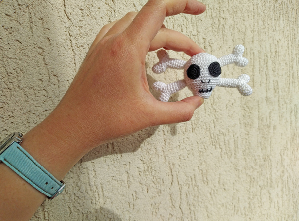 Skull, amigurumi for halloween, crochet skull with bones