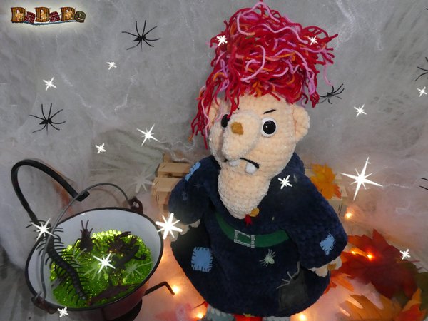 Hexe Minerva von Hexenbesen, Häkelanleitung von DaDaDe