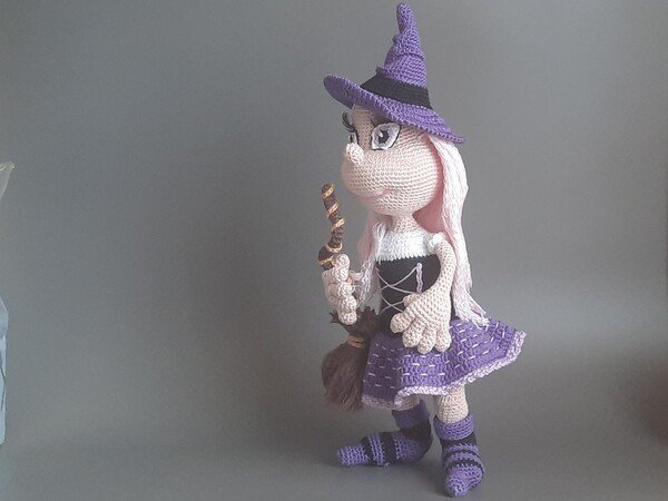 Halloween Hexe Natascha - Amigurumi Häkelanleitung