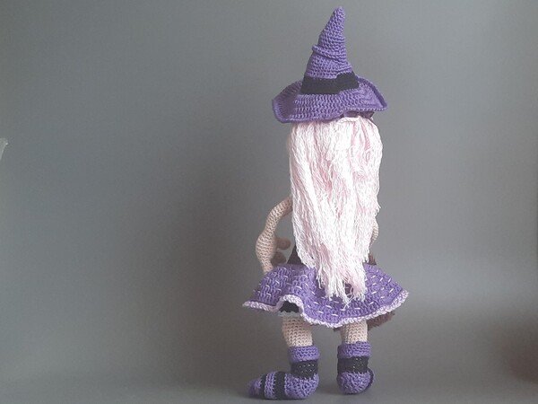 Halloween Hexe Natascha - Amigurumi Häkelanleitung