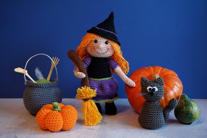 Häkelanleitung Hexe mit Kessel, Kürbis und Katze - PDF Datei