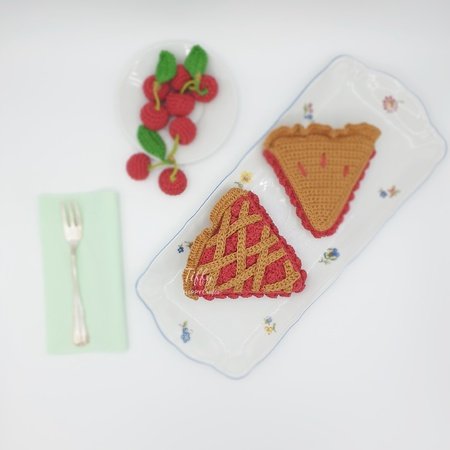 Cherry Pie 4 Types | Amigurumi Crochet Pattern PDF in English and Deutsch