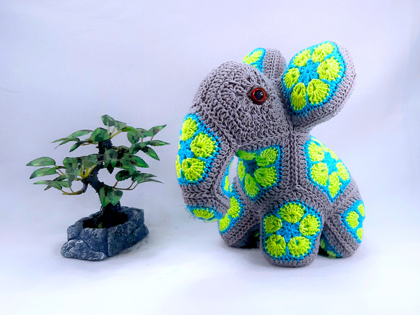 Emil The Baby - Elephant with African Flowers crochet pattern PDF DYN