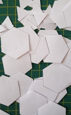 English Paper Piecing (EPP) : Hexagon-Vorlagen zum Ausdrucken (cm + inch).