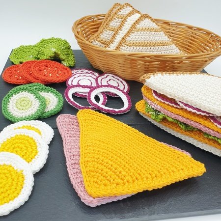 Triangle Sandwich Play Set | Amigurumi Crochet Play Food Pattern PDF