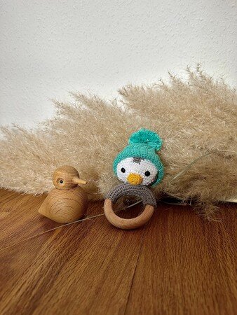 Greifling, Beißring, Rassel Pinguin, Häkelanleitung