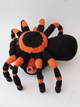 Mexican Redknee Tarantula Tea Cosy Knitting Pattern