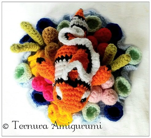 Clownfish with corals Crochet Pattern