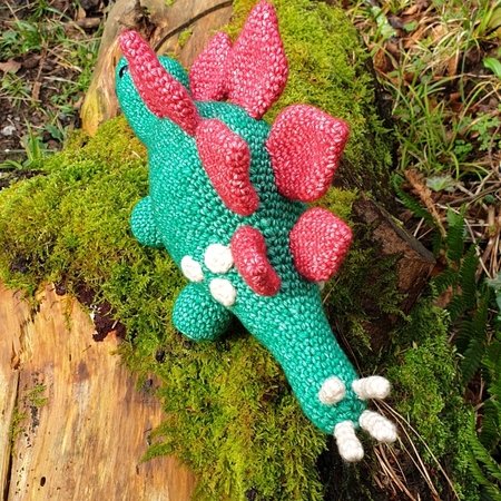 Stan the Stegosaurus Crochet Amigurumi Pattern (English)