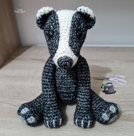 Barrold the Badger Crochet Amigurumi Pattern (English)