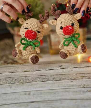 Crochet red nosed reindeer amigurumi pattern