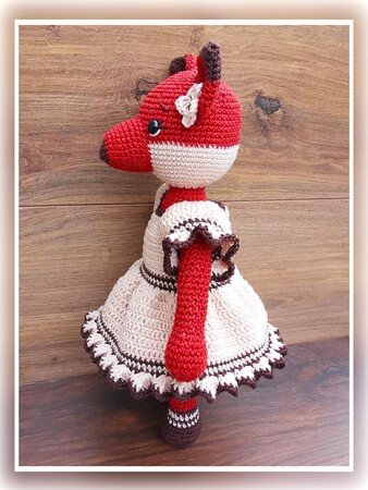 MISS FOXY – Crochetpattern Fox with Dress