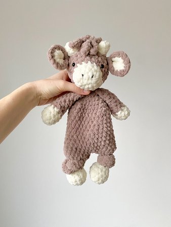 Highland Cow Crochet Pattern Snuggler