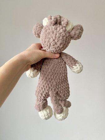 Highland Cow Crochet Pattern Snuggler