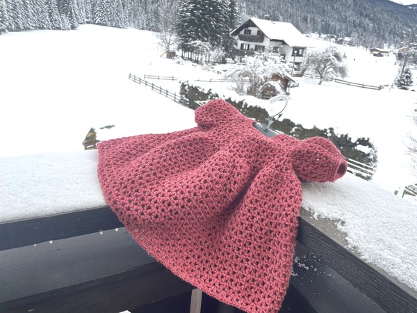 Crochet pattern baby dress Raspberry