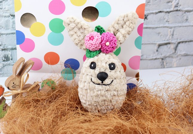 Free crochet pattern: Easter egg bunny