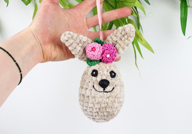 Free crochet pattern: Easter egg bunny