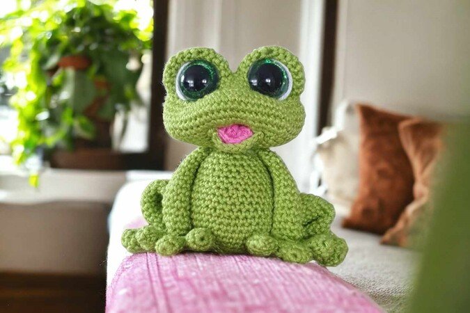 Crochet pattern Taki the croaking frog