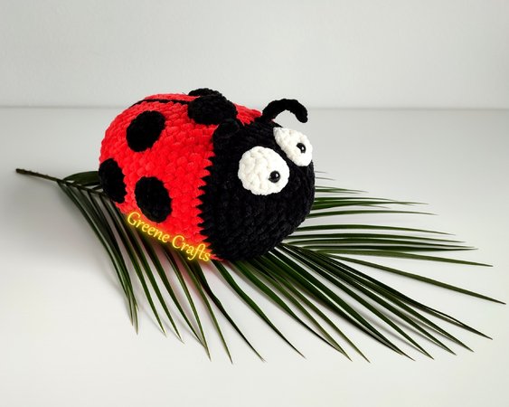Ladybug Plush Toy - Beginner-friendly Toy Crochet Pattern