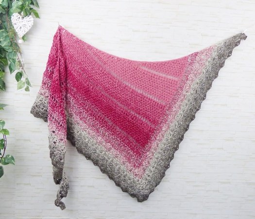 Crochet pattern DragonTreedy - a dragon tail as a triangular scarf