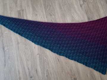 Crochet pattern for the asymmetrical triangle shawl „bricks“