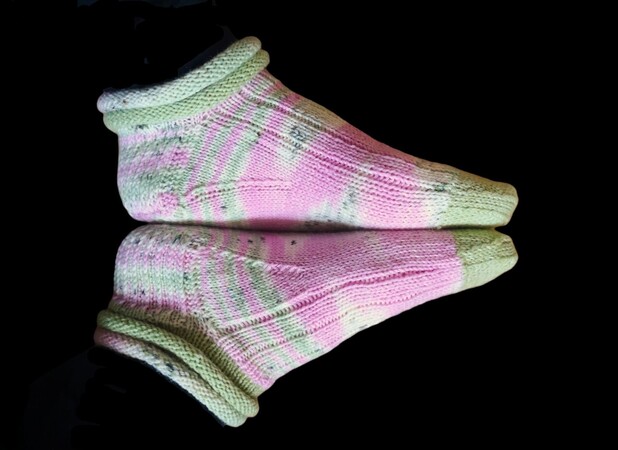 Strickanleitung Sneaker Socken Rolling Socks