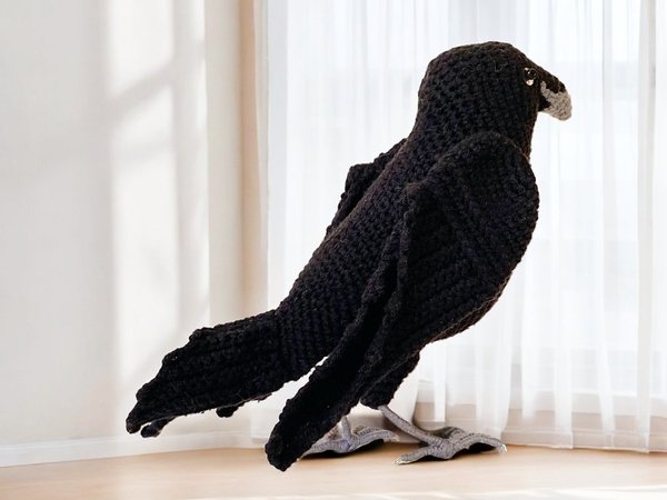 Raven. Halloween decor. Crochet pattern