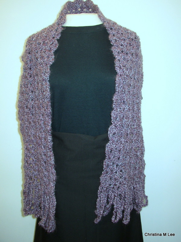 Double V Shell Scarf with Scalloped Edges