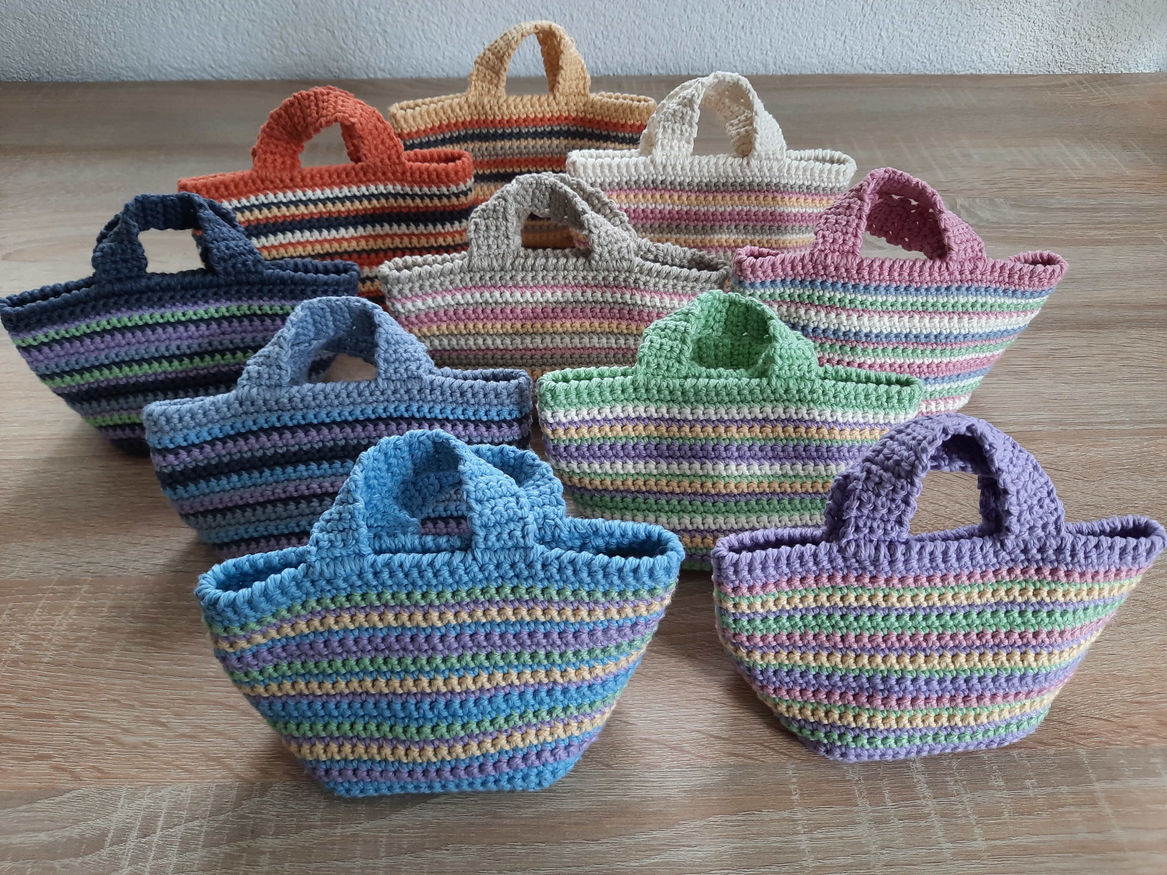 Häkelkörbchen mit Henkel