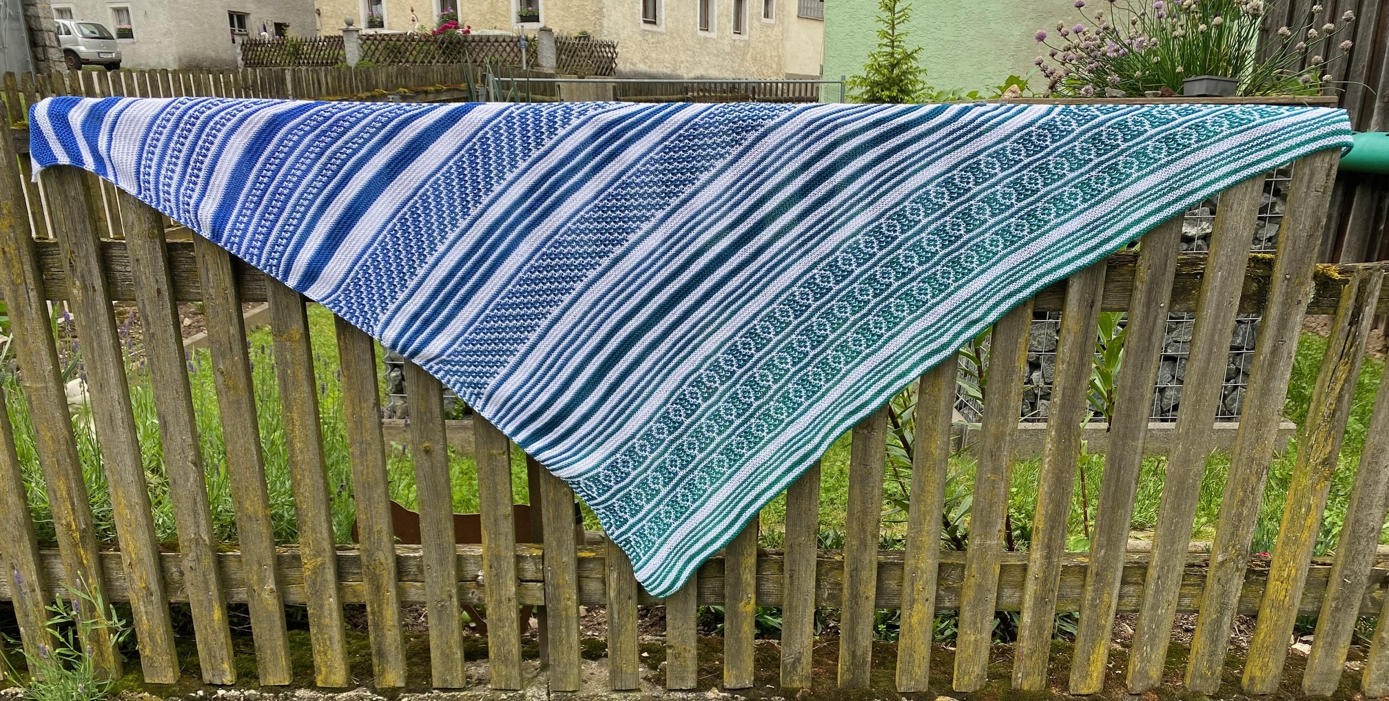 Stricktuch Ambossar asymmetrisches Tuch mit Hebemaschen Hebemaschenmuster